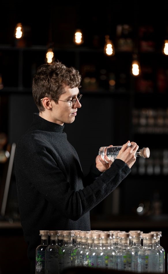 El belga Lost Frequencies patenta Ocus Gin, su propia marca de ginebra ...