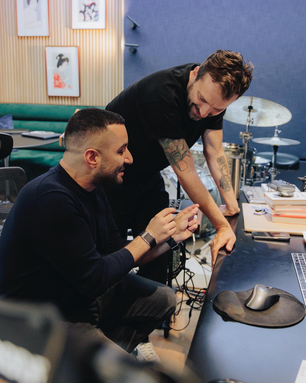 Joseph Capriati, Seth Troxler e Indira Paganotto participan en el proyecto ‘WHAT THE FUCK IS ...